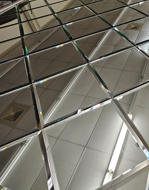 Crafting Exquisite Beveled Glass Mirrors